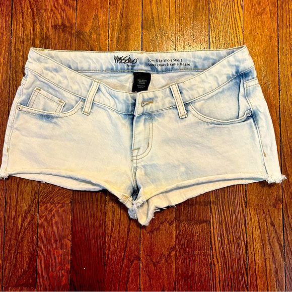 Mossimo Supply Co. | Shorts | Mossimo Low Rise Denim Short Jean Shorts ...